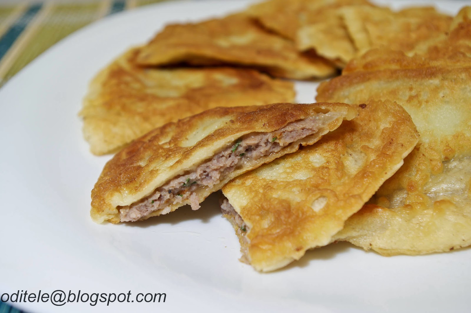 Oditėlės blogas: TINGINIŲ ČEBURĖKAI (IŠ VAFLIŲ)