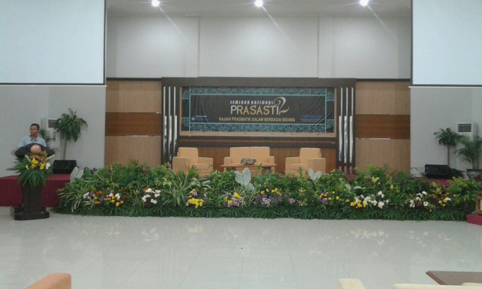 TRI DEKORASI KLIWONAN: INGIN MENYEWA TAMAN MINI GARDEN KEPERLUAN FOR ...