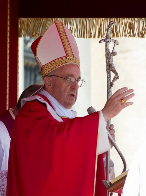Liturgia Papal: Elenco de mitras del Papa Francisco