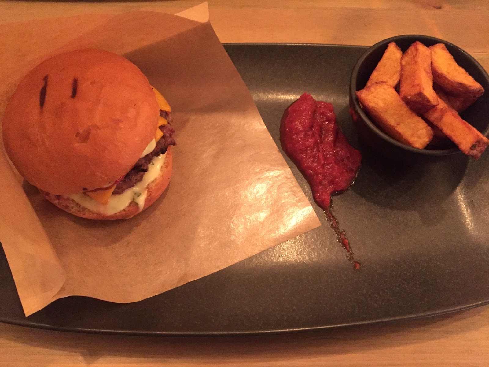 Spetsialisti toidublogi: Peatükk 28: Juustuburger ja mascarpone kreem