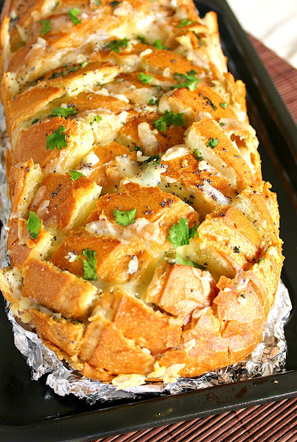 Food Wanderings : Stuffed Cheesy Bread on Crack