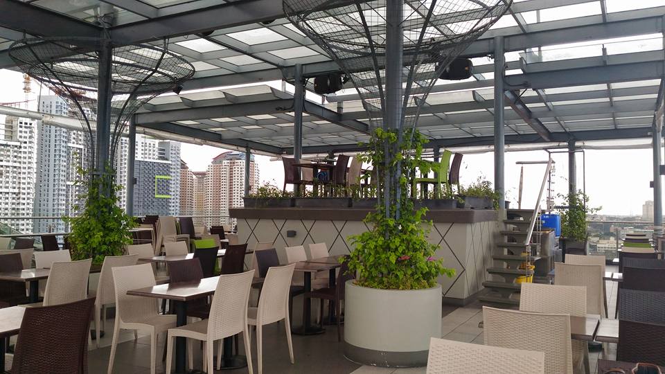 Chill Top: Great Food, Good Music & Breath Taking View - PaulaInWanderland