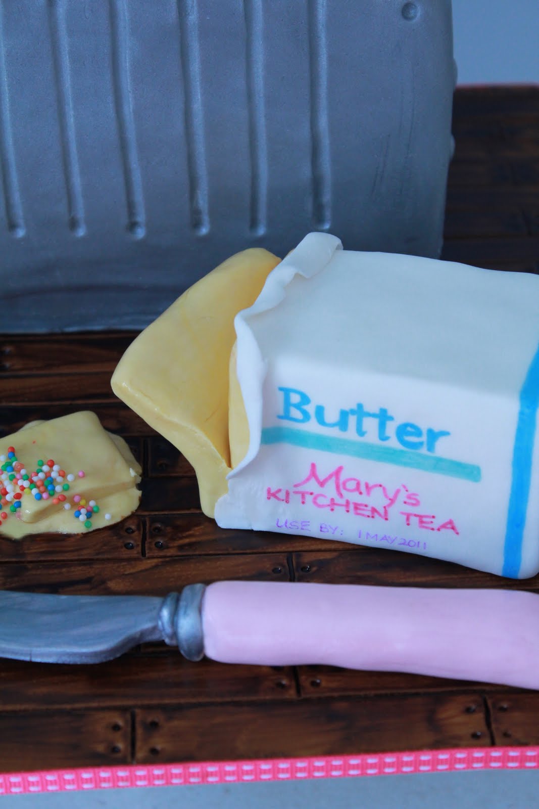 Blissfully Sweet: Retro Toaster Kitchen Tea Cake