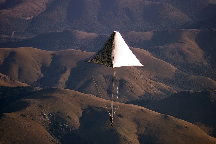 Retro Brit : Leonardo da Vinci’s Bizarre Parachute Design