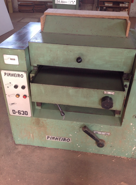 Máquinas de carpintaria: Desengaçadeira Pinheiro D-630 (€1.800)