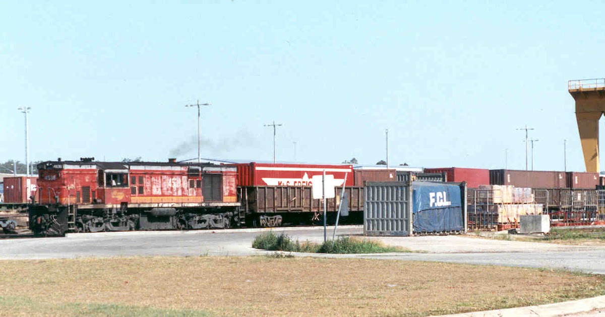 NSW Rail Rambler: Well kept Alcos