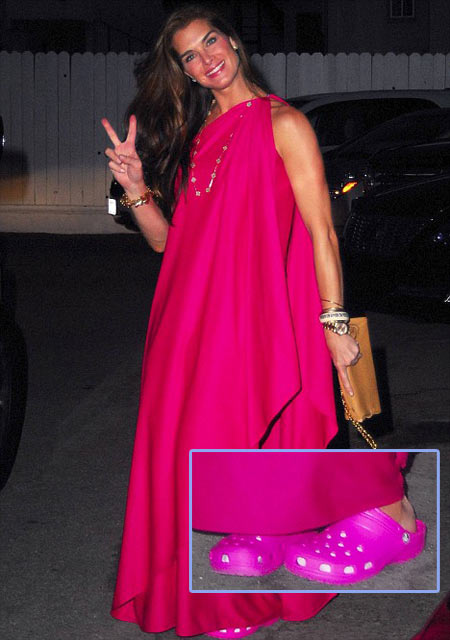 World Fashion Center: Life With Pink Crocs Clogs