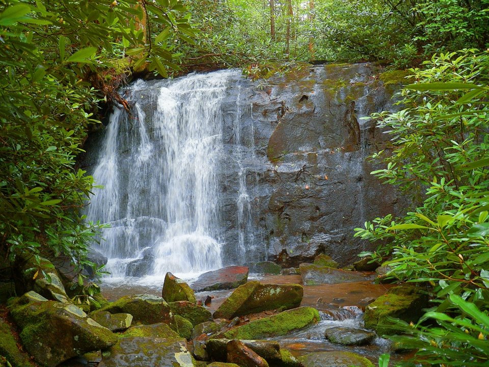 BMThiker's Waterfalls: Holder Cove Falls