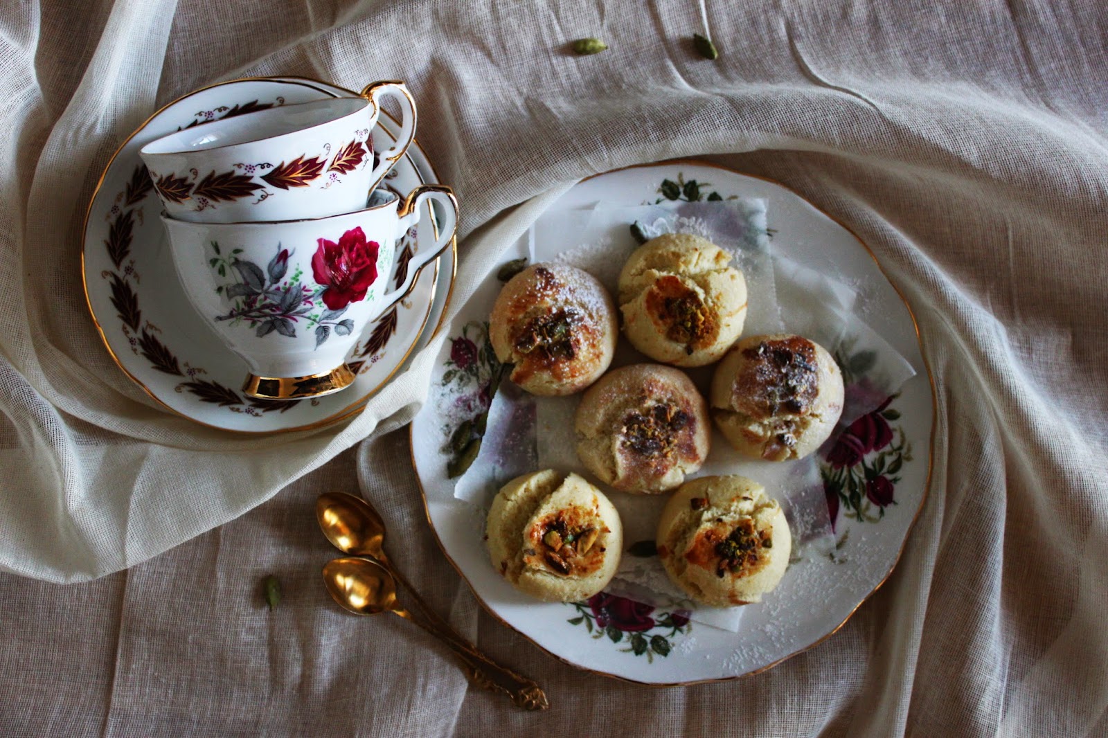 come · con · ella: naan khatai, pakistani biscuits with a melting texture