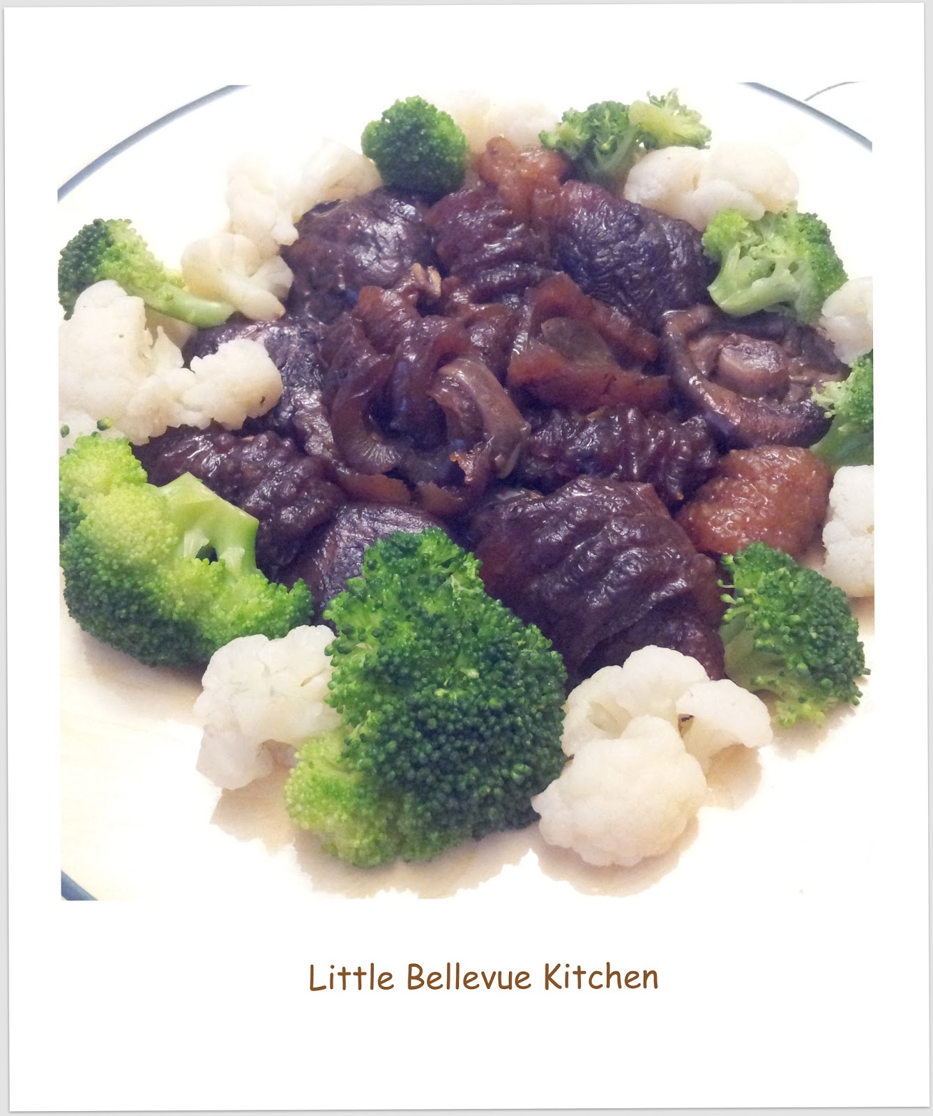 Little Bellevue Kitchen: Stir Fried Sea Cucumber with Mushroom and Broccoli