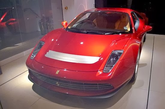 70 80 90: LA SUPER FERRARI SP12 EC DE ERIC CLAPTON 2013