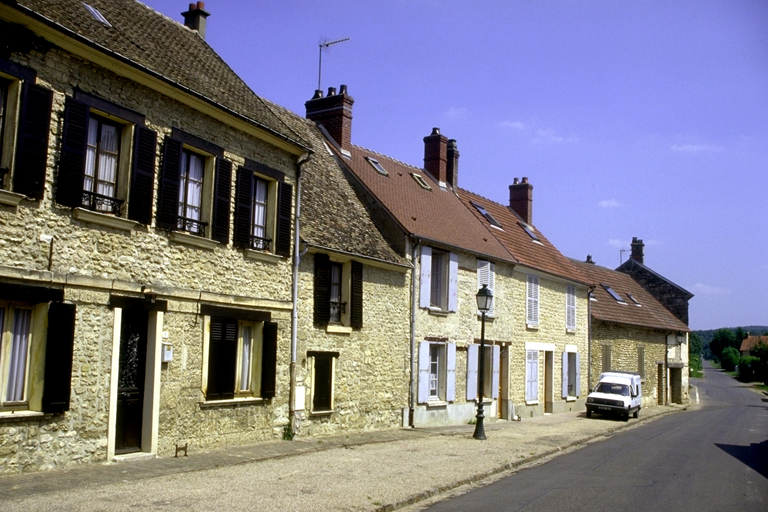Le Bâtiment: Fiche historique, les châteaux. Le château de Parnes