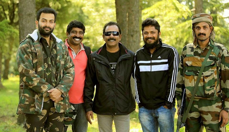 Major Ravi with His Family - Videospot