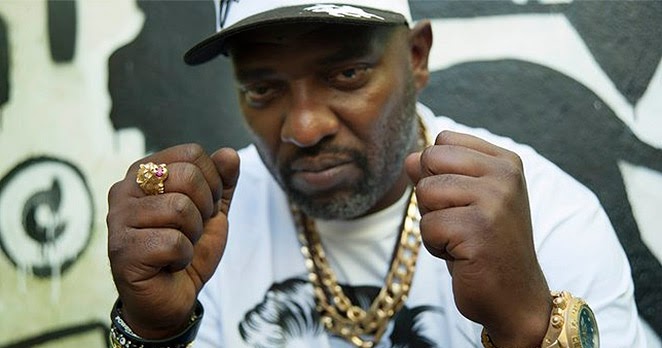 MORRE MC CATRA, AOS 49 ANOS