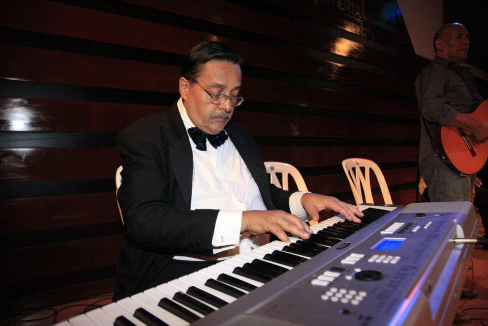 NOS PREOCUPA?...........: ...Ministerio de Cultura distingue a músico ...