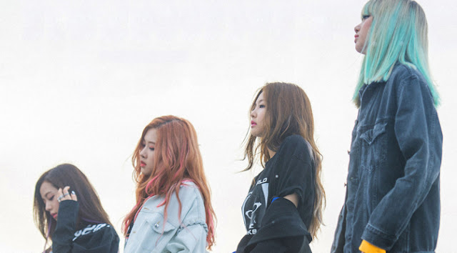 Review MV ::: Stay - BLACKPINK - Hello Korea