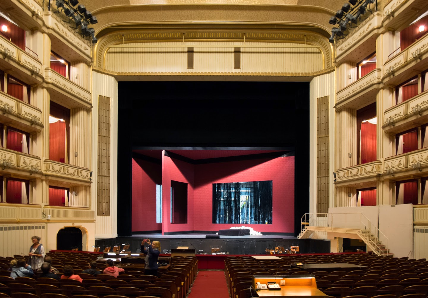 Hello Talalay: Visiting The Vienna State Opera (Staatsoper)