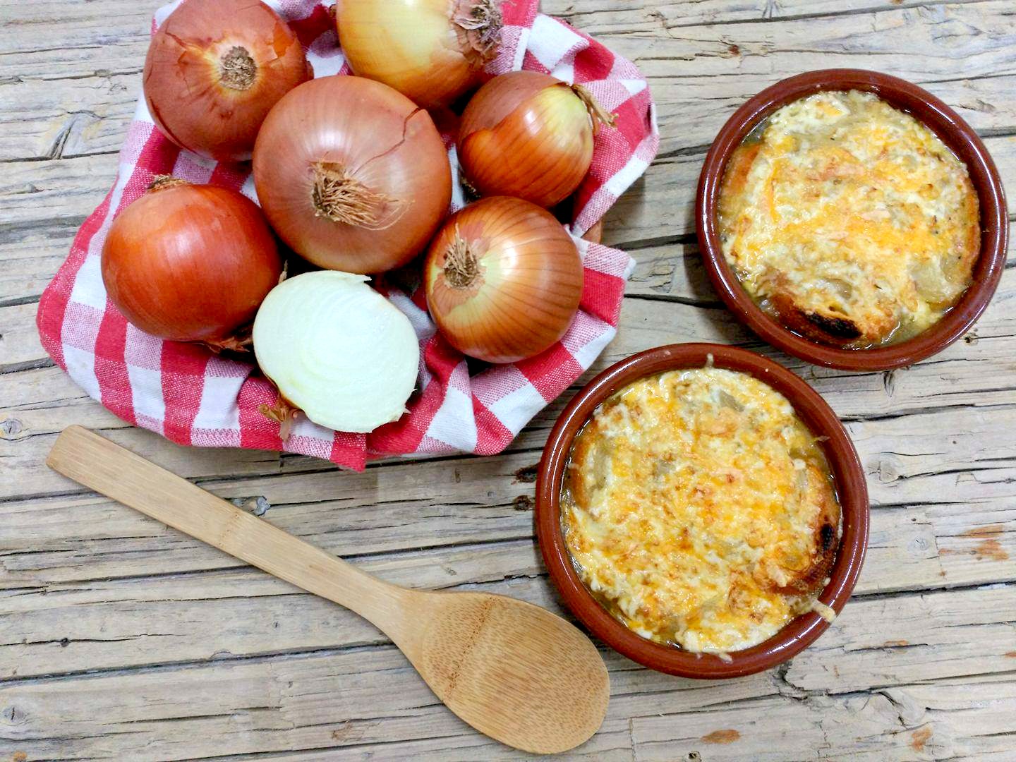 Los Sabores de la Gastronomía: SOPA DE CEBOLLA