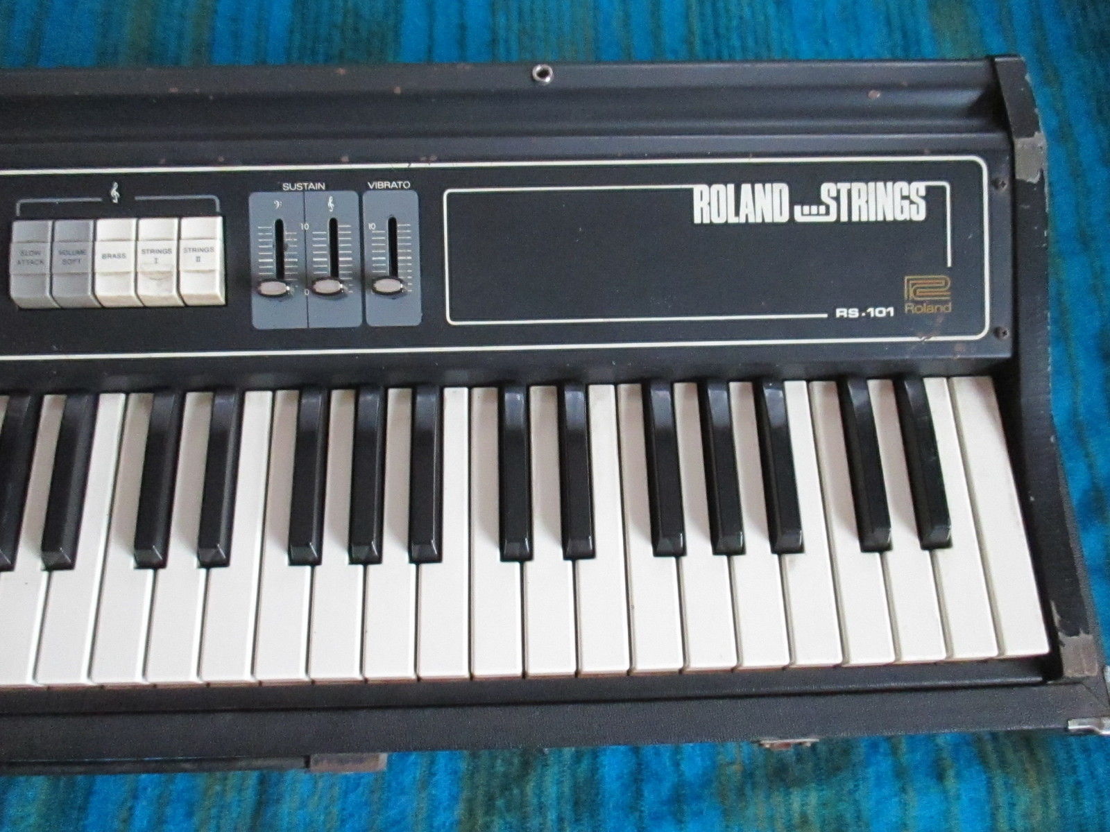 MATRIXSYNTH: Roland RS-101 String Synthesizer