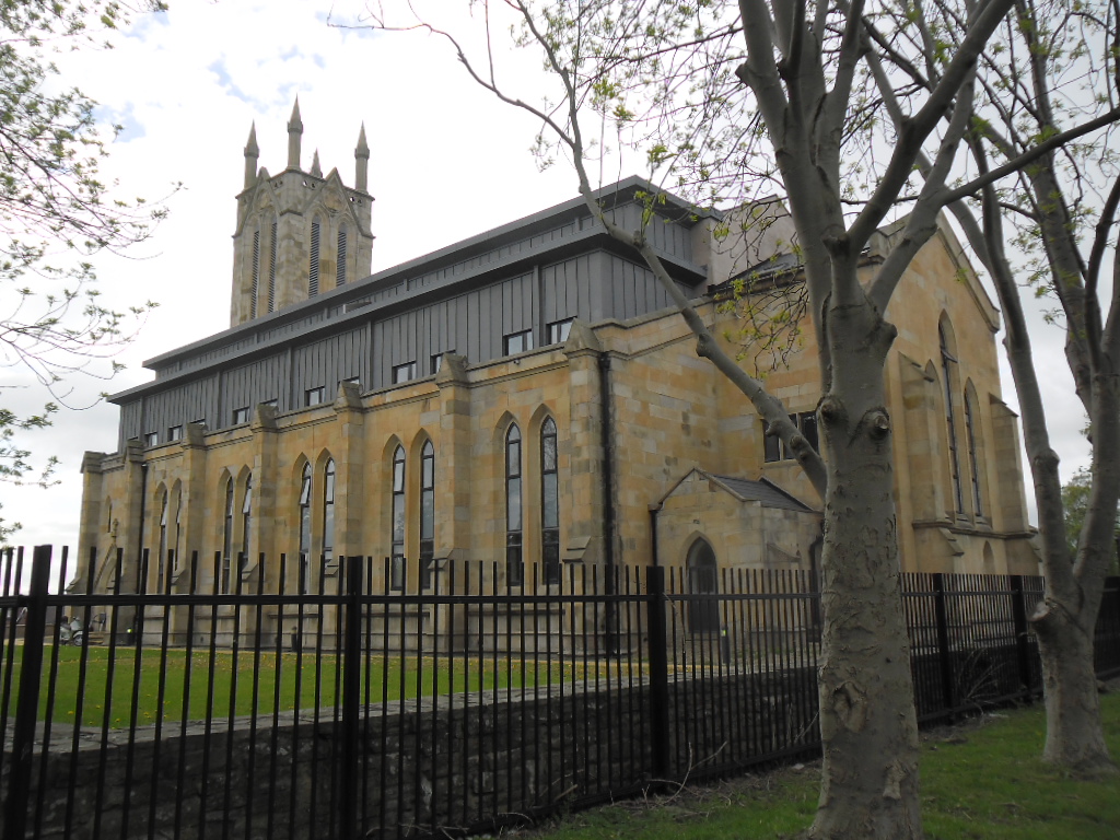 Pat Papertown 2: Bury (Lancashire) Walks: A Short Gothic Church Tour