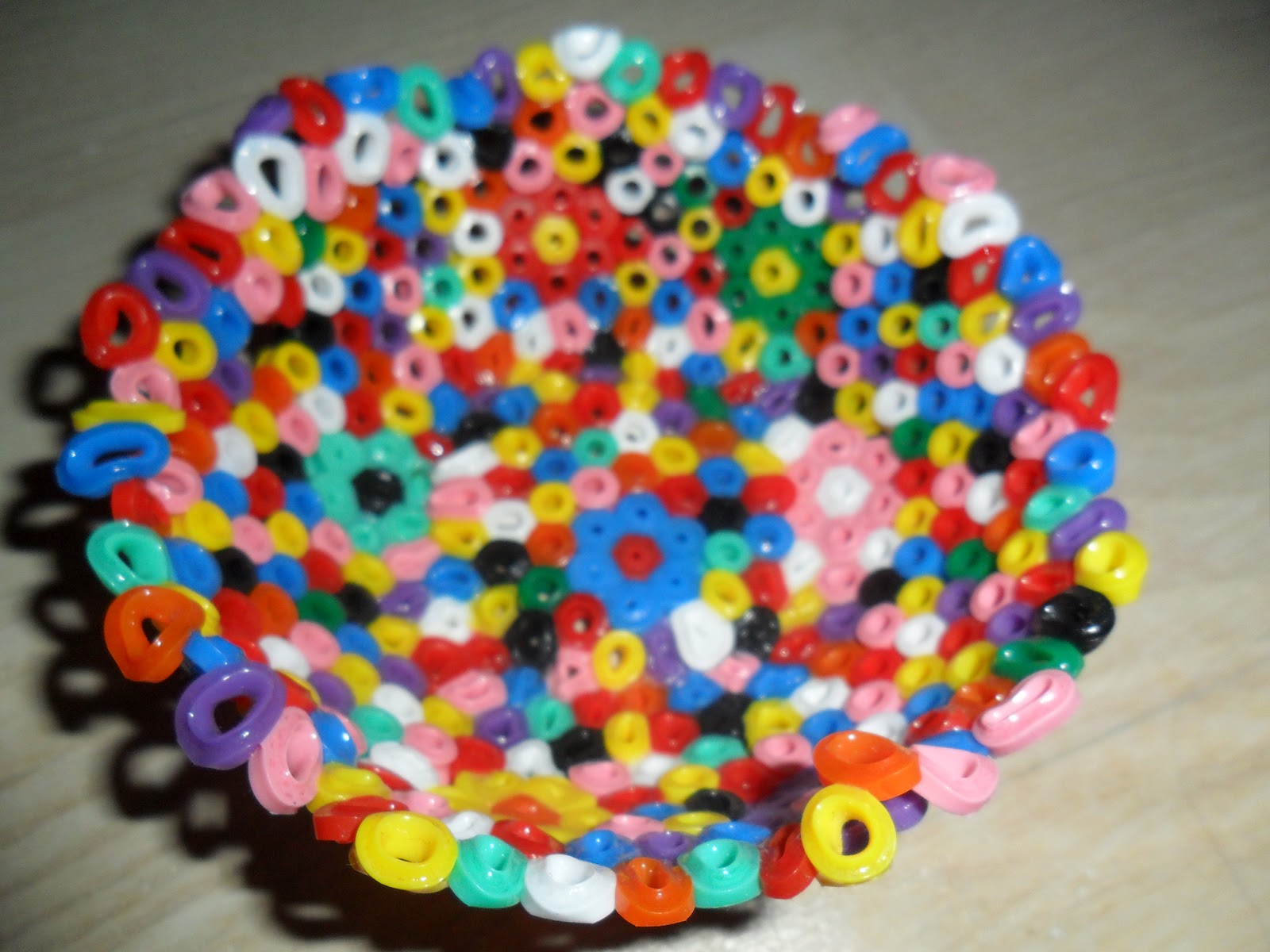 Beccas lille Verden: Skåle af perler