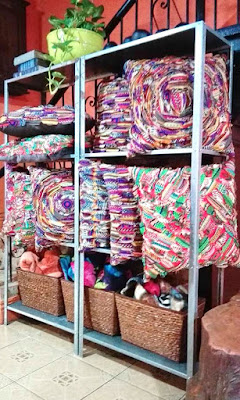 brandylovesvintage: ikea hyllis as pillow rack