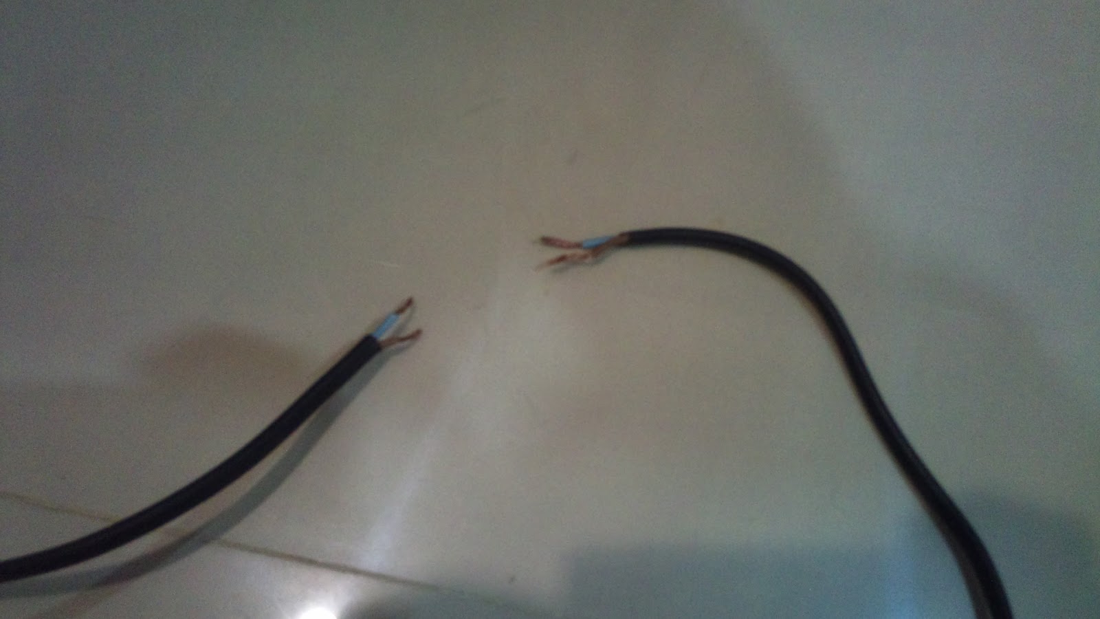 The World Through Electricity: Fix wounded or Cutted Wire