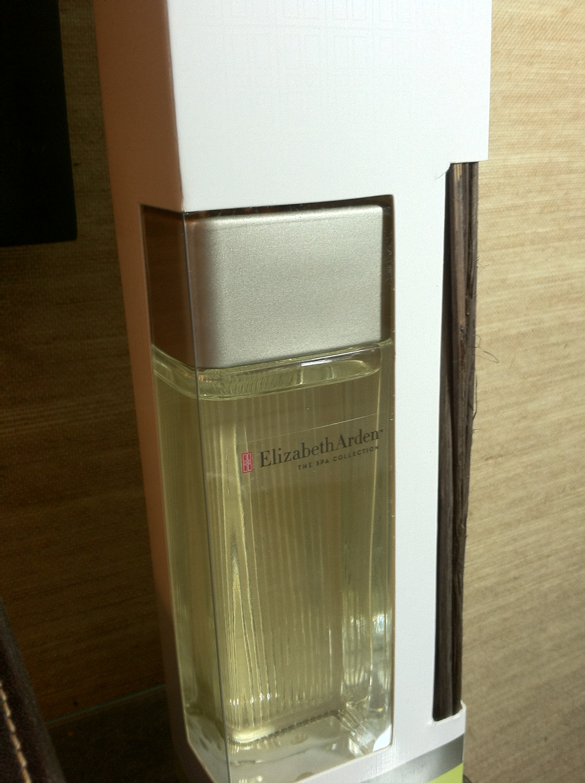 HOME | FOOD | GARDEN: Elizabeth Arden Spa Collection Room Fragrance