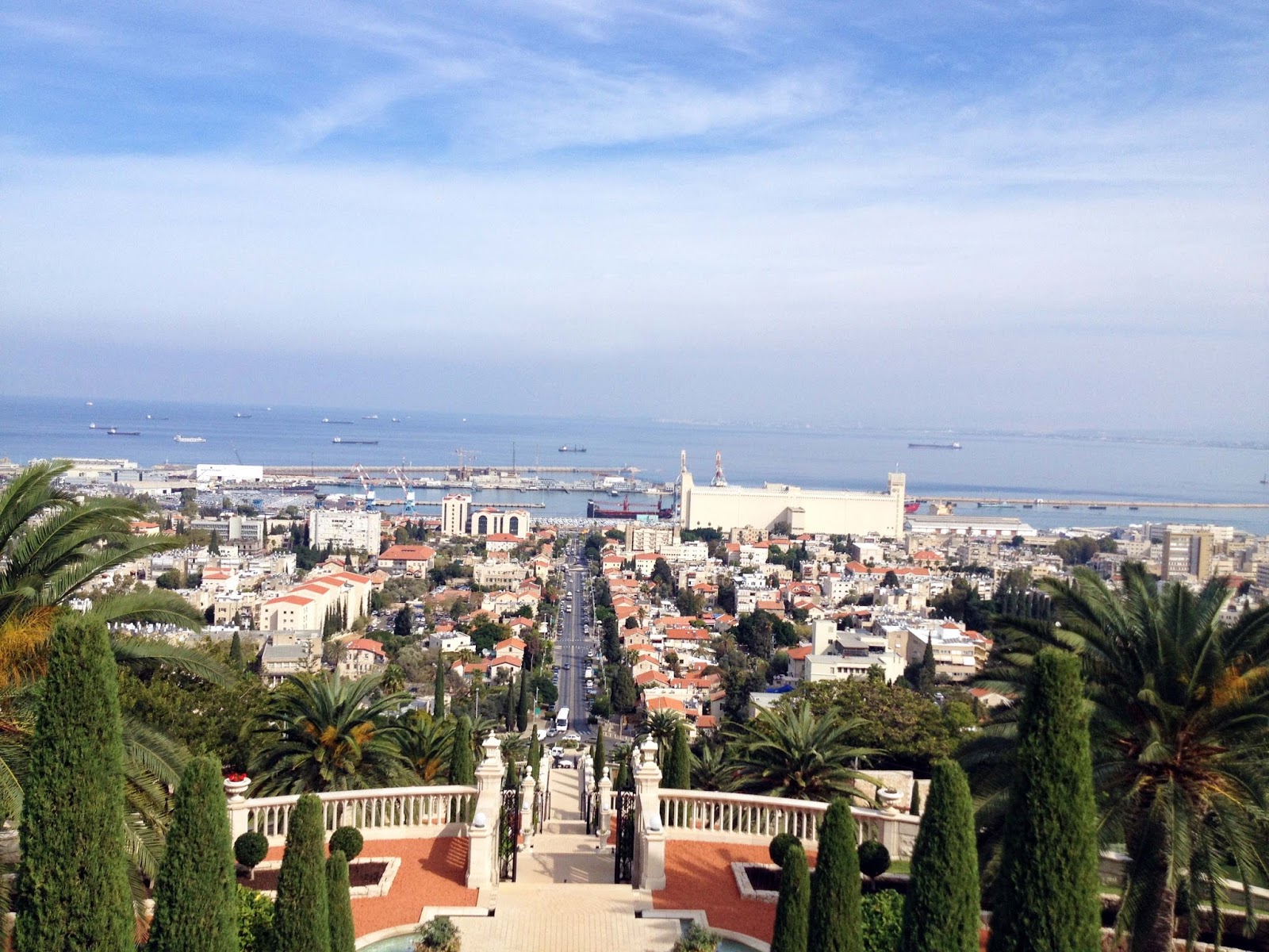 Through Picture: Haifa: Israeli city on the slopes of Mount Carmel