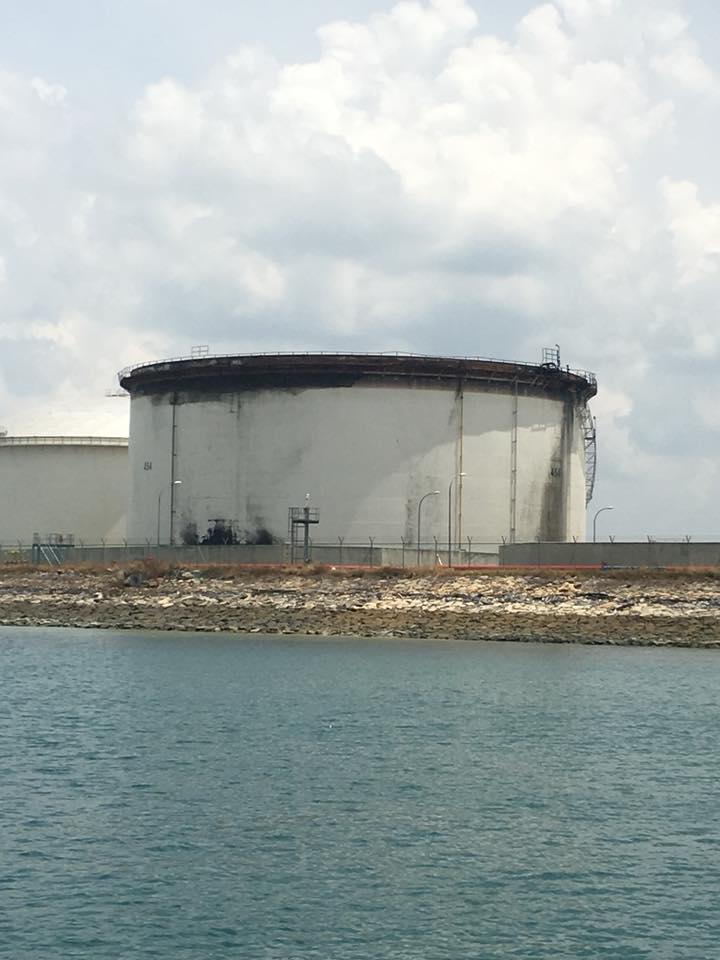 wild shores of singapore: 'Massive Operation' to put out fire at Pulau ...