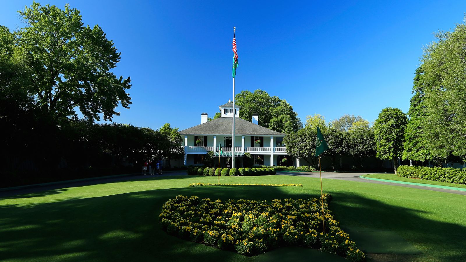 Top 10 Most Beautiful Golf Courses in The World