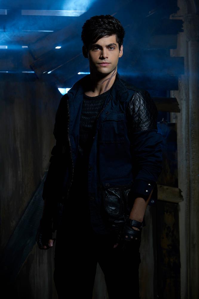 New 'Shadowhunters: The Mortal Instruments' Character Posters Landed ...