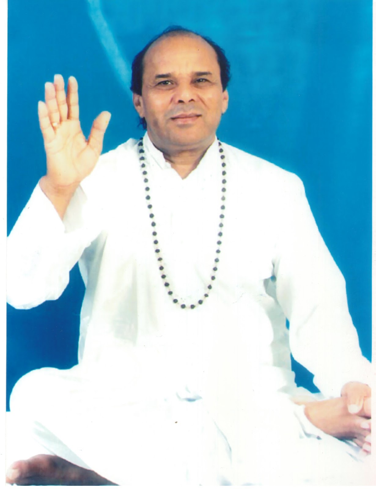 Sadguru Swami Nikhileshwaranand ji maharaj and his disciples