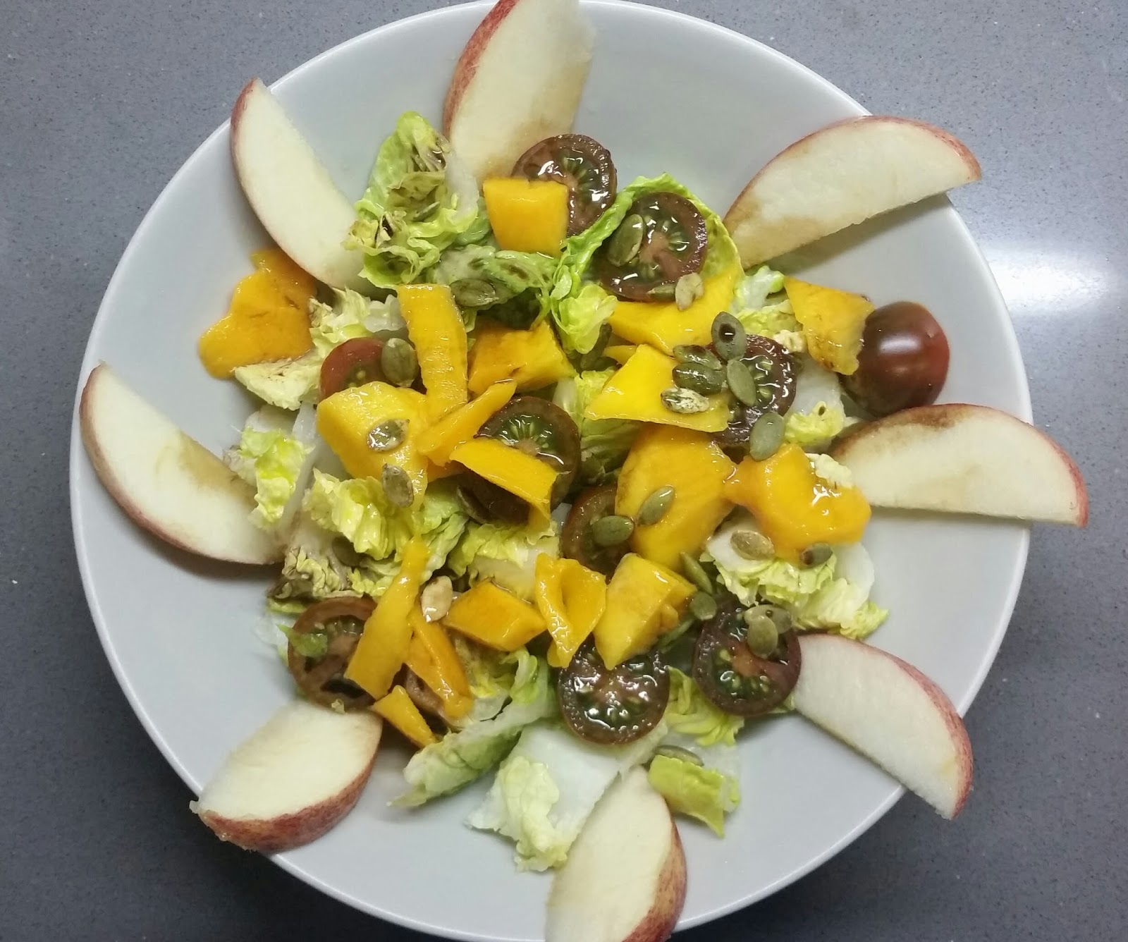 Descubriendo la comida: Ensalada de mango y manzana
