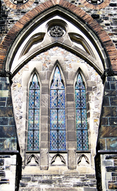 The Brown Knowser: April 2012