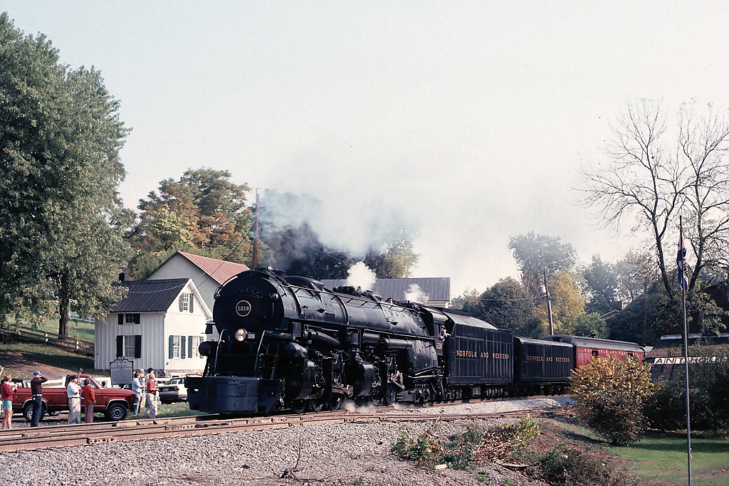 Blerf Blog: 1218 - a BIG steam locomotive