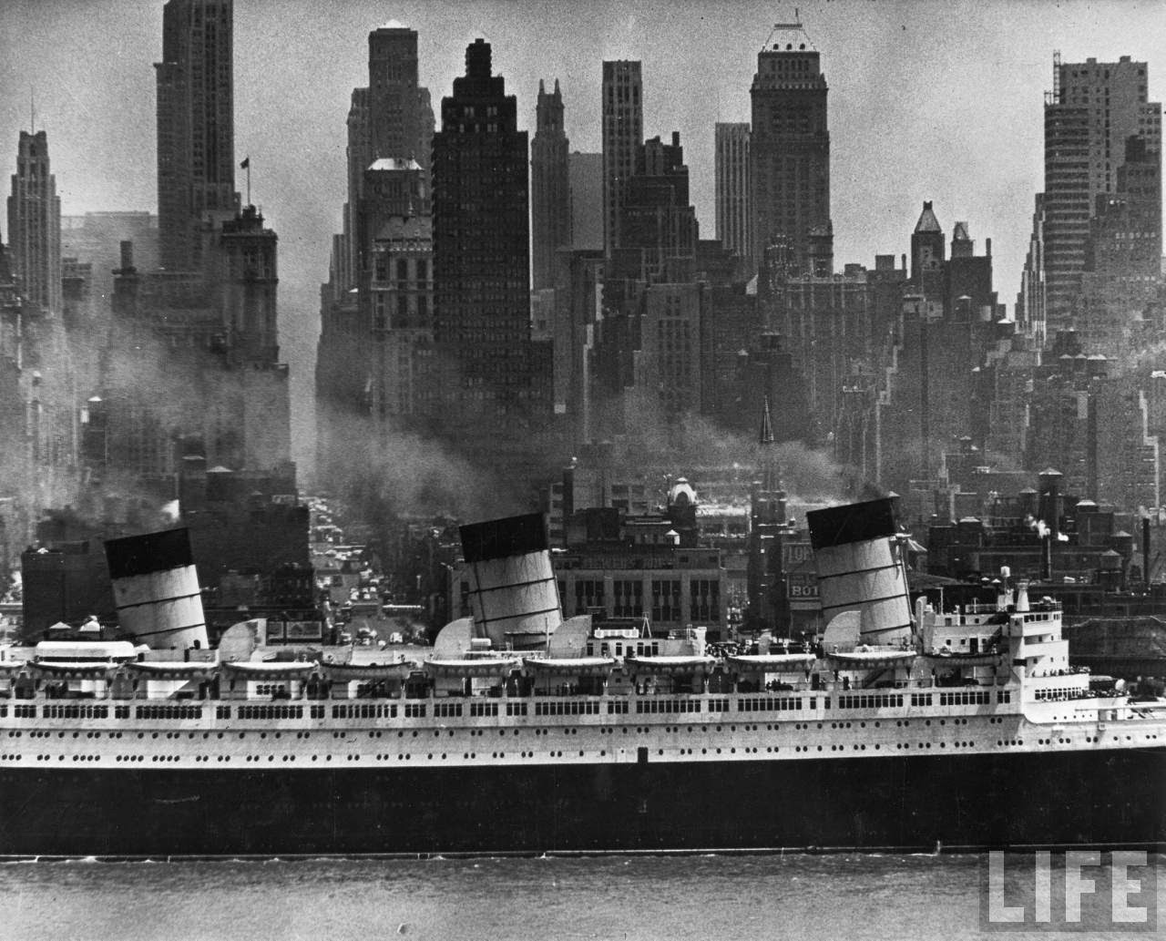 Ocean Superliners: The Queen Mary completed.... She was the second ...