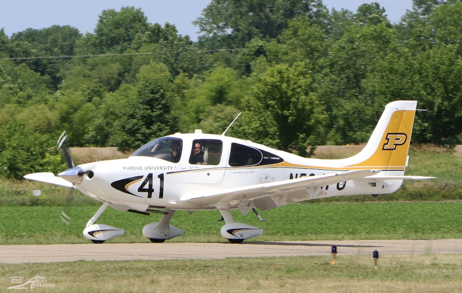 The Aero Experience: Three Air Race Classic Teams Make Stop in St ...