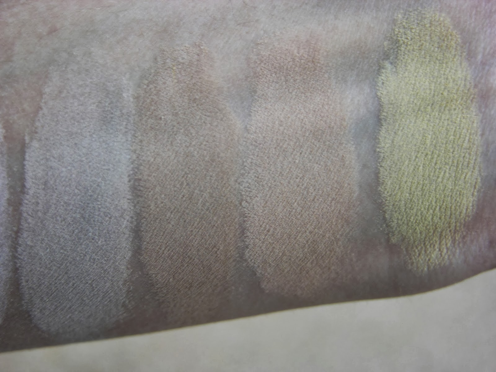 Beauty according to Panda: Podkłady mineralne Meow Cosmetics - formuła ...