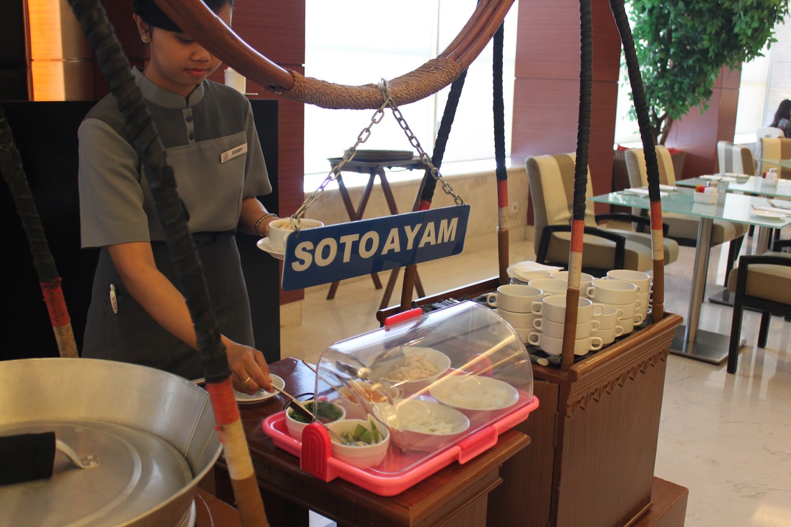 The Cafe Java Paragon: Buffet Lunch - et l'amour