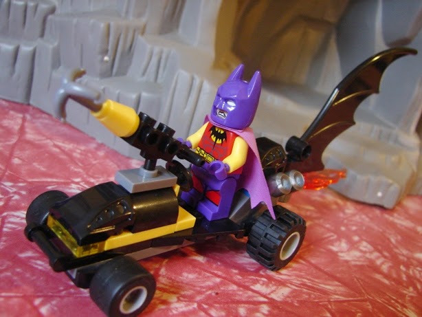 Toyriffic: Batman of Zur-En-Arrh LEGO Minifigure Bootleg