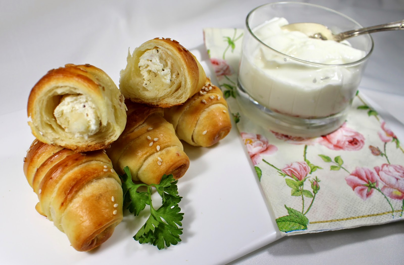 Cooking with Zoki: Slane kiflice sa ukusom belog luka