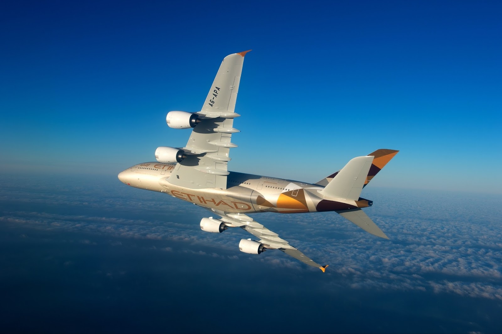 Etihad Airbus A380 800 While Rolling Maneuver Aircraft Wallpaper etihad-airbus-a380-800-while-rolling-maneuver-aircraft-wallpaper