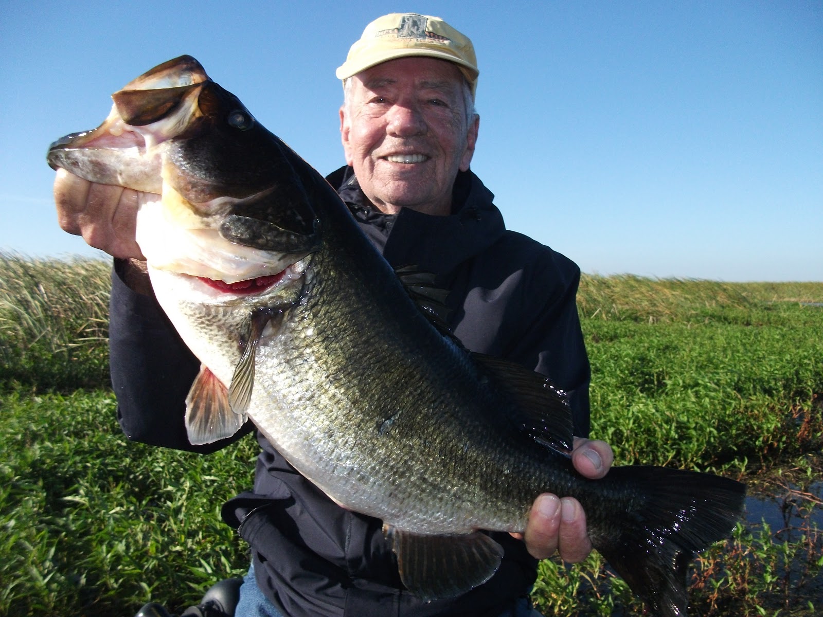 Okeechobee Fishing Report for Okeechobee Bass Fishing: October 2012