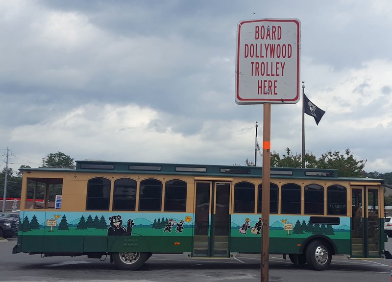 Wandering His Wonders: Dollywood - Pigeon Forge, Tennessee