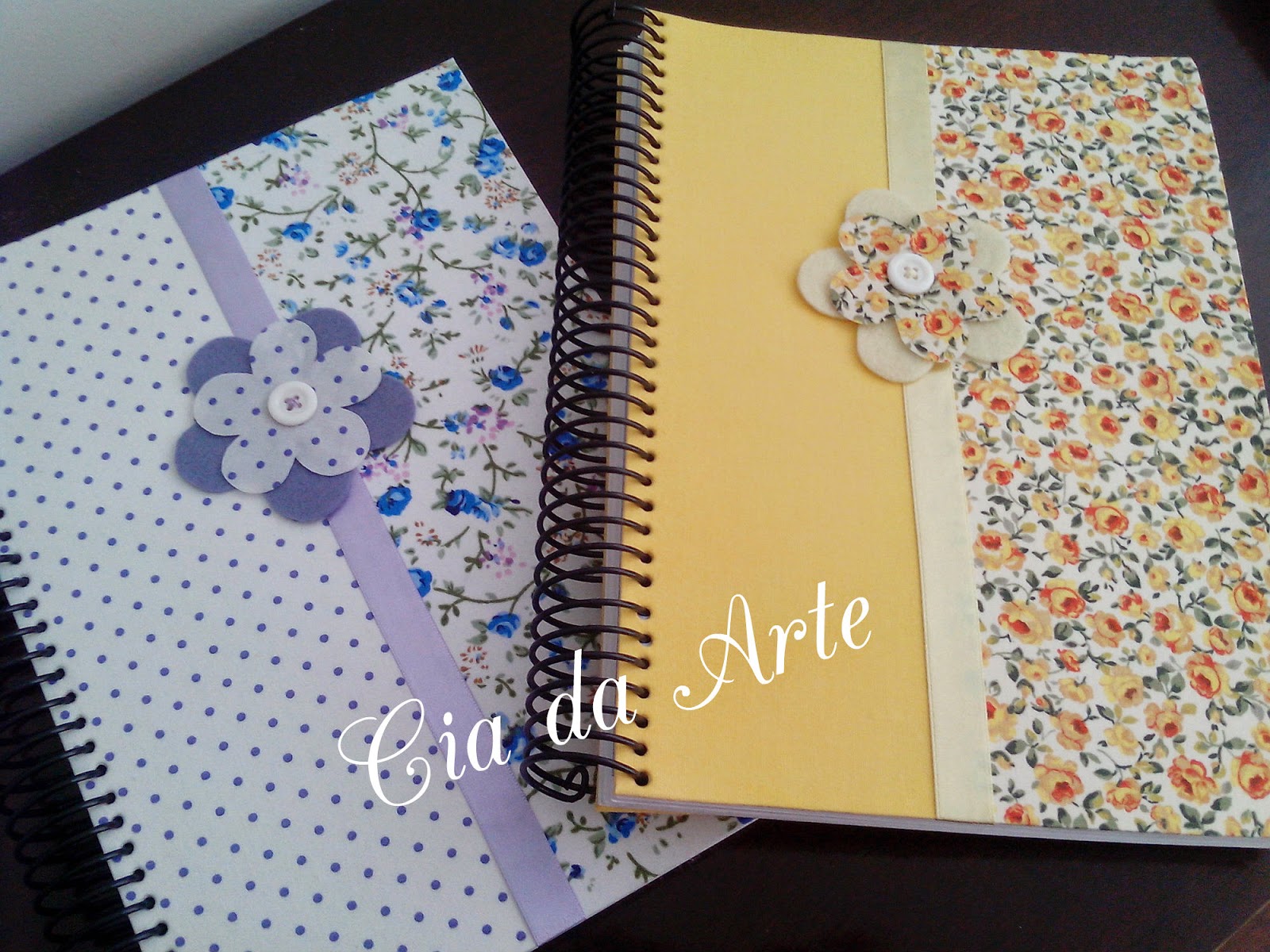 Cia da Arte: Cadernos Forrados com tecidos.
