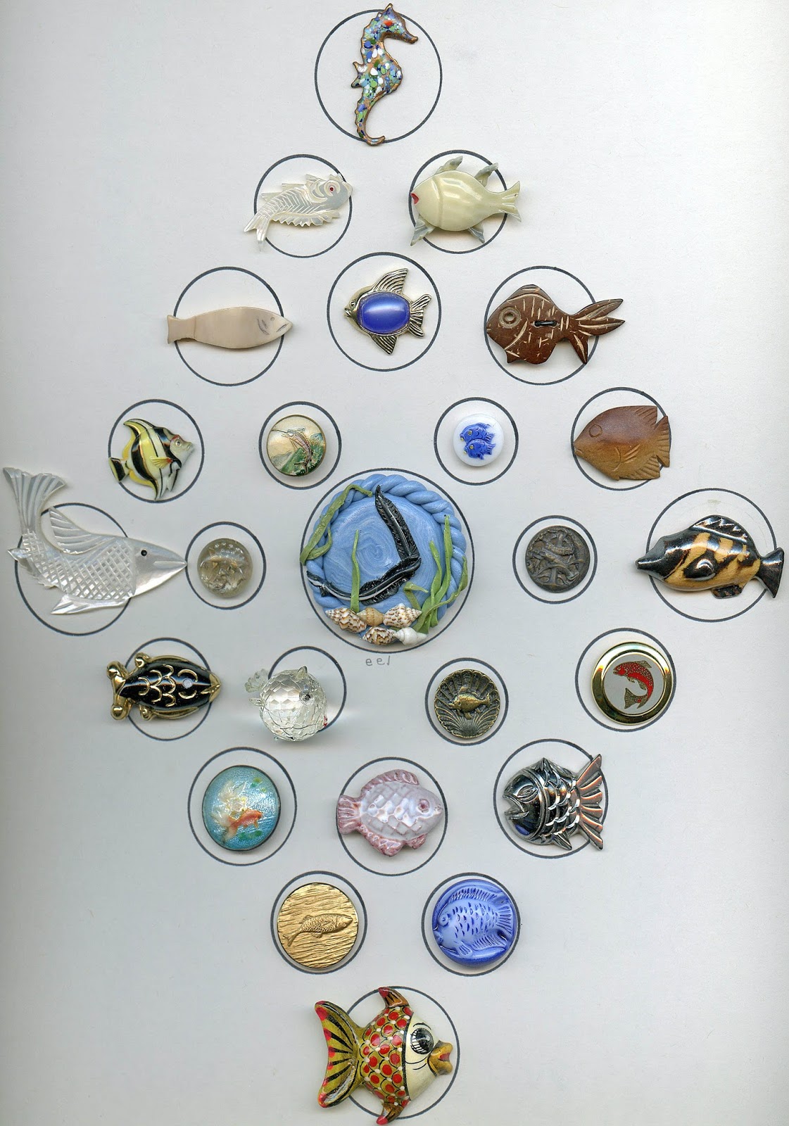 Pegs Button Blog: FISH..buttons