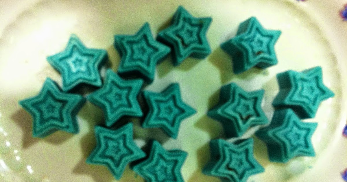 BOMBONES AZULES DE RELLENO CRUJIENTE