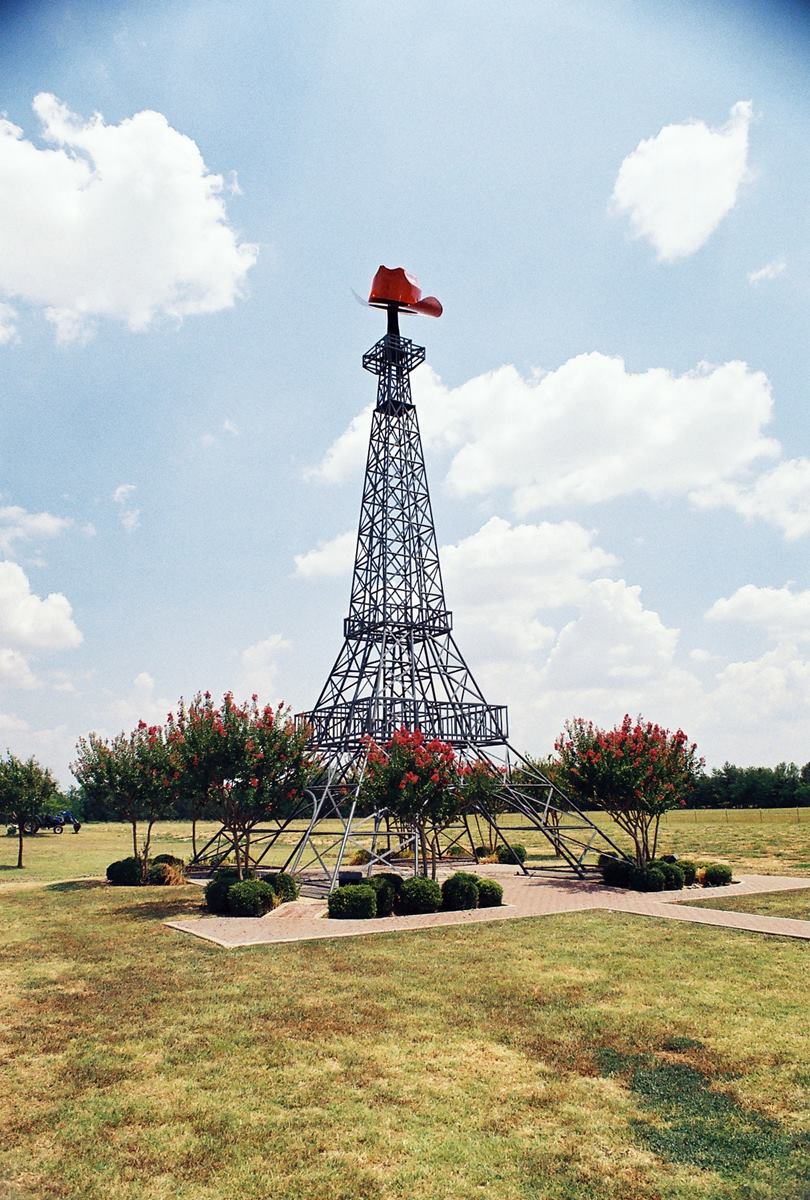 Pavan Mickey The Eiffel Tower Replica In The Paris Of Texas