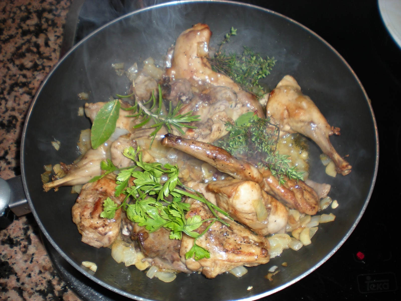 elrincondeatalaya3 Conejo con hierbas aromáticas.